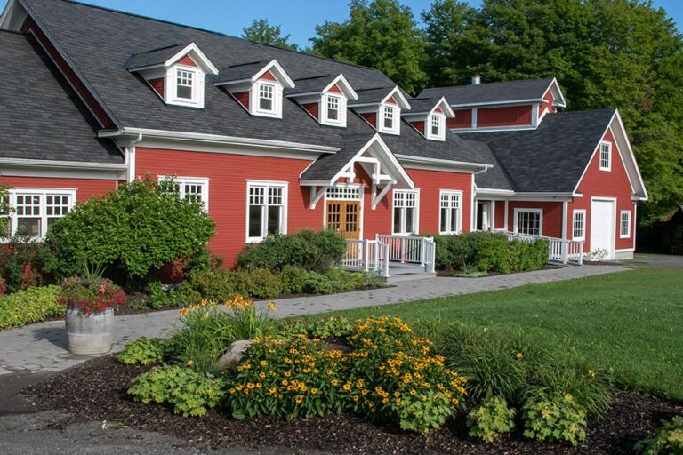 Building & Nature Trail – Temple's Sugar Bush